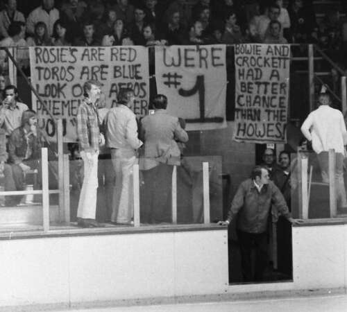 Images: Gordie Howe at Twin Ice Arena at Randhurst Mall