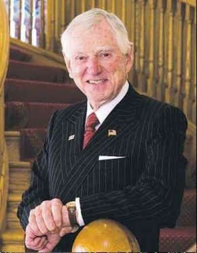 Dole CEO makes buyout bid; values co. at $1.07B