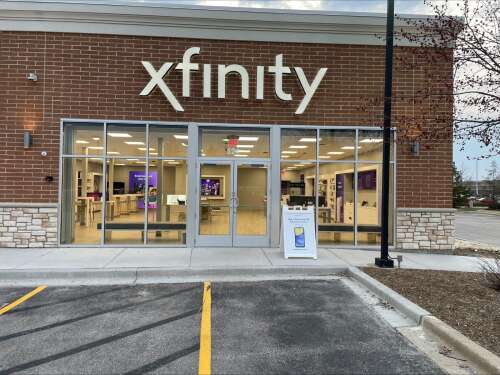 Comcast opens Xfinity store in South Elgin