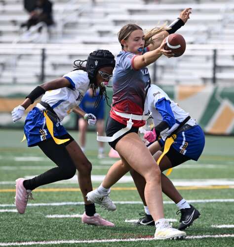 Flag football: Warren’s Waters lets her play do the talking in win over ...