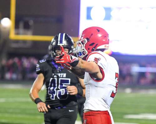 Downers Grove North, on Jay’s late TD to Vala, edges Hinsdale Central