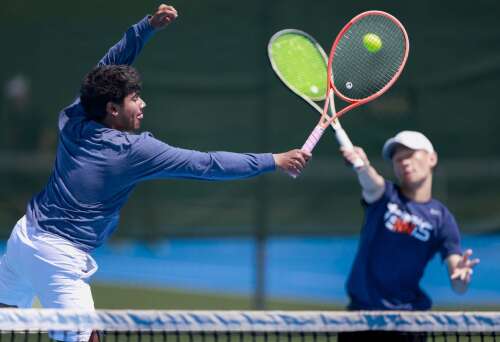 Boys tennis: Naperville North edges Oak Park to win NaperValley invite