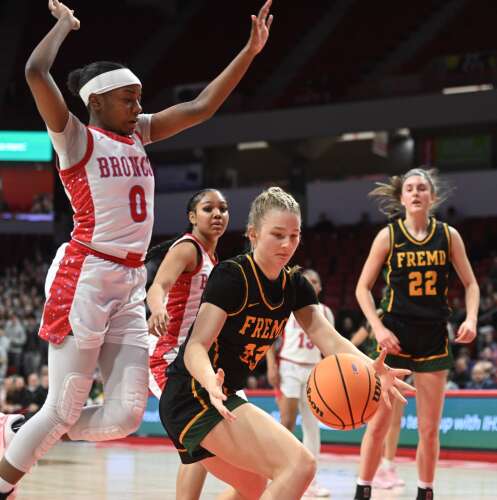 Images: Fremd and Montini at the IHSA Girls basketball finals