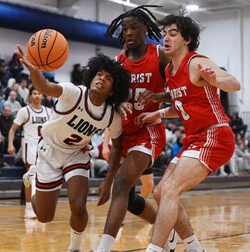 Boys basketball: St. Viator’s comeback falls short vs. Marist