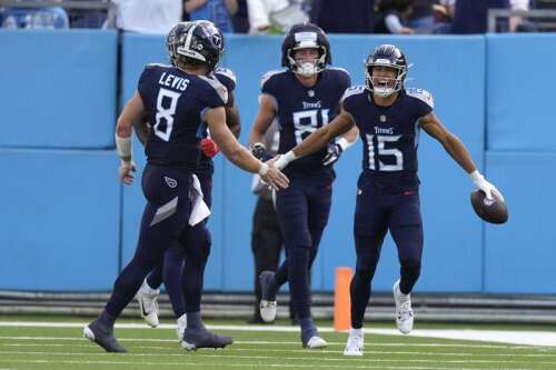 Sam Darnold leads Vikings to 3rd straight win, beating Titans 23-13