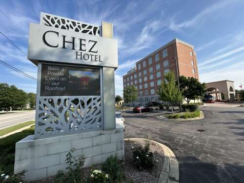 New rooftop lounge approved for Chez Hotel in Arlington Heights