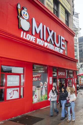 Mixue, the world’s biggest fast-food chain, has landed in the U.S. What ...