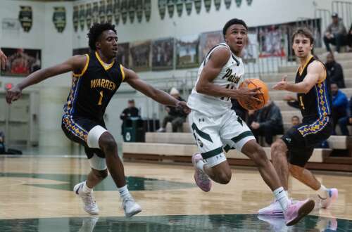 Boys basketball: With neither team healthy, Warren cruises past Stevenson