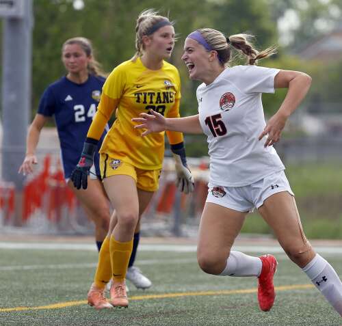 Girls soccer: Libertyville, Fremd overcome wind, Glenbrooks to reach ...