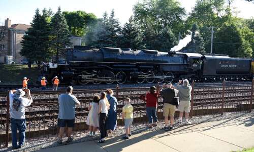 ‘It’s humongous’: Historic Big Boy locomotive returns to the suburbs ...