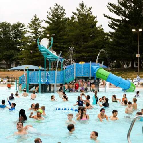 Make a splash at Glen Ellyn Park District’s Sunset Pool