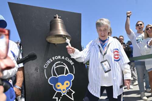 Bell(e) of the ball(game): 88-year-old Cubs fan marks end of cancer ...