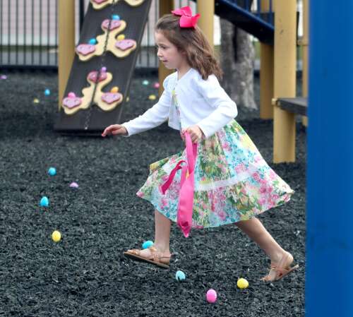 Prayer, song and an egg hunt mark Easter celebration in Lake Zurich